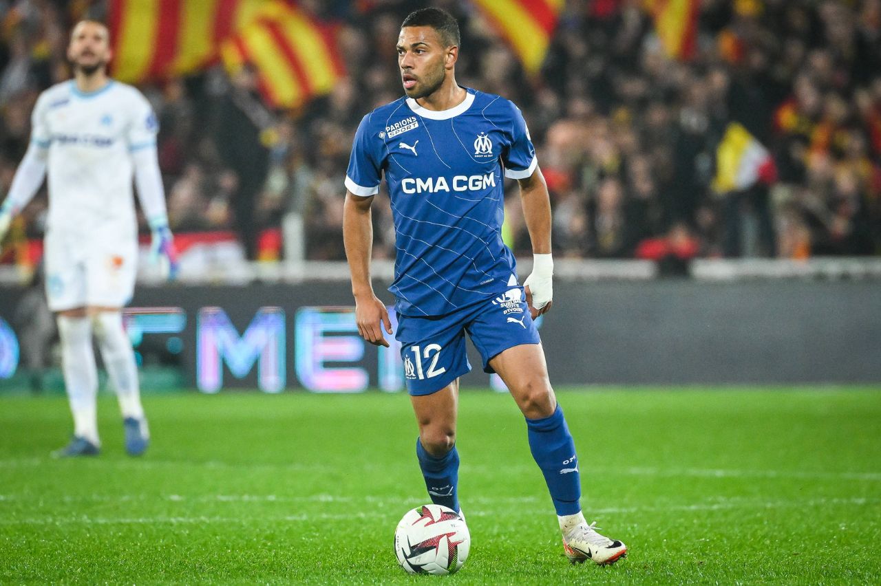 Renan Lodi é anunciado como reforço do Al-Hilal Renan Lodi é anunciado como reforço do Al-Hilal