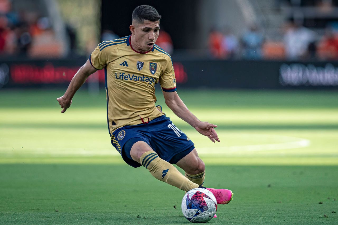 Botafogo se aproxima da contratação do atacante Savarino | SDA