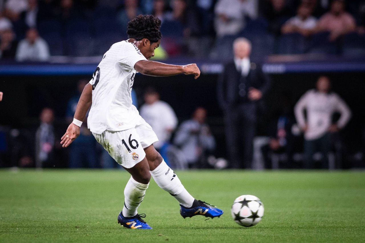 Endrick faz gol no fim, e Real Madrid bate Stuttgart na Champions